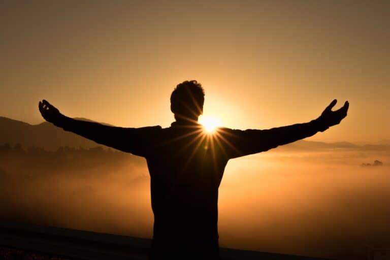 12 Simple Steps to Praying And Fasting, Plus What It Means - Bible ...